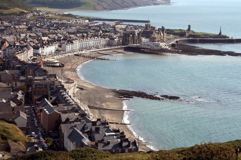 Aberystwyth town council votes to back Welsh independence Aberystwyth town council votes to back Welsh independence