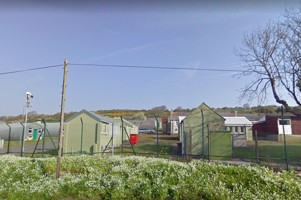 News in brief: Inspectors set to visit controversial asylum camp next week