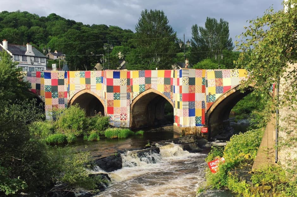 Bridge receives a fashion makeover for start of Llangollen eisteddfod